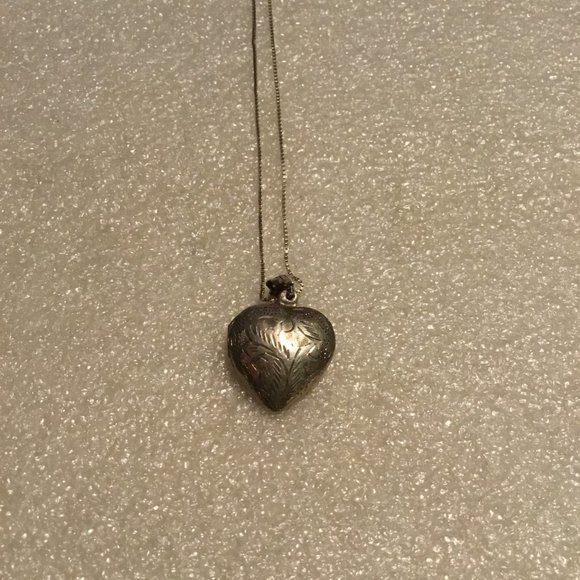 925 Sterling Silver | Jewelry | Lovely Sterling Silver Heart Shaped ...